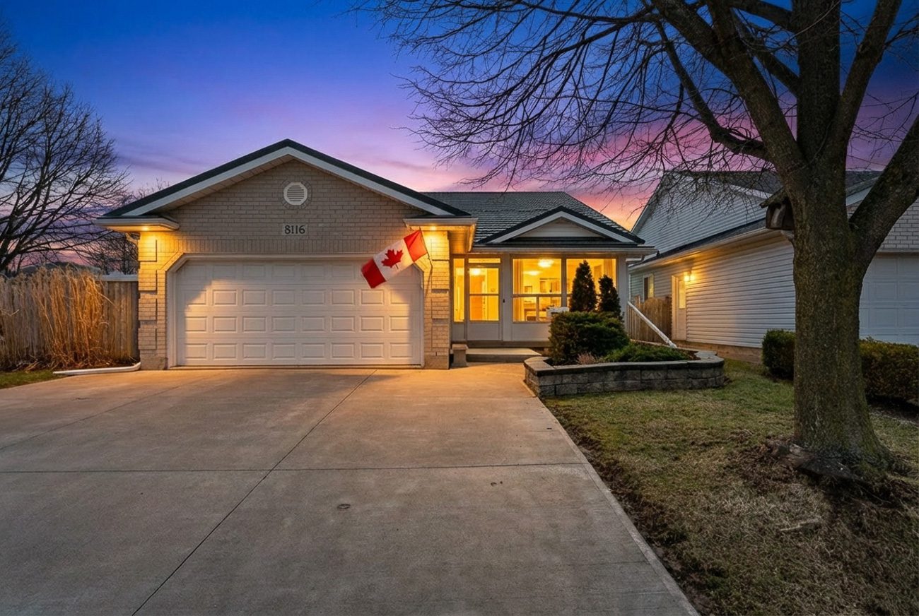 8116 Woodsview Crescent | The Barry Team